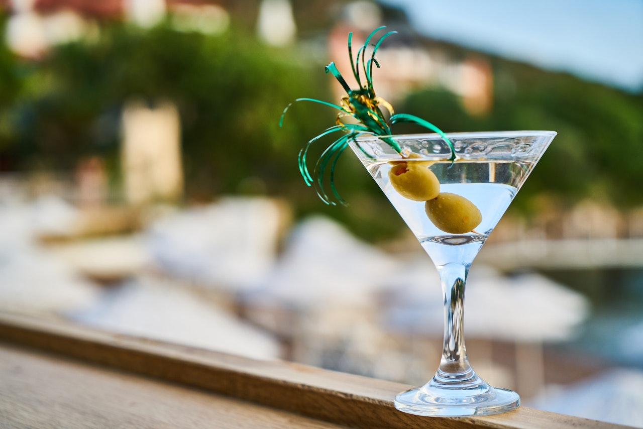 Martini – what is it and how do you serve it? – Mr. Lemonade